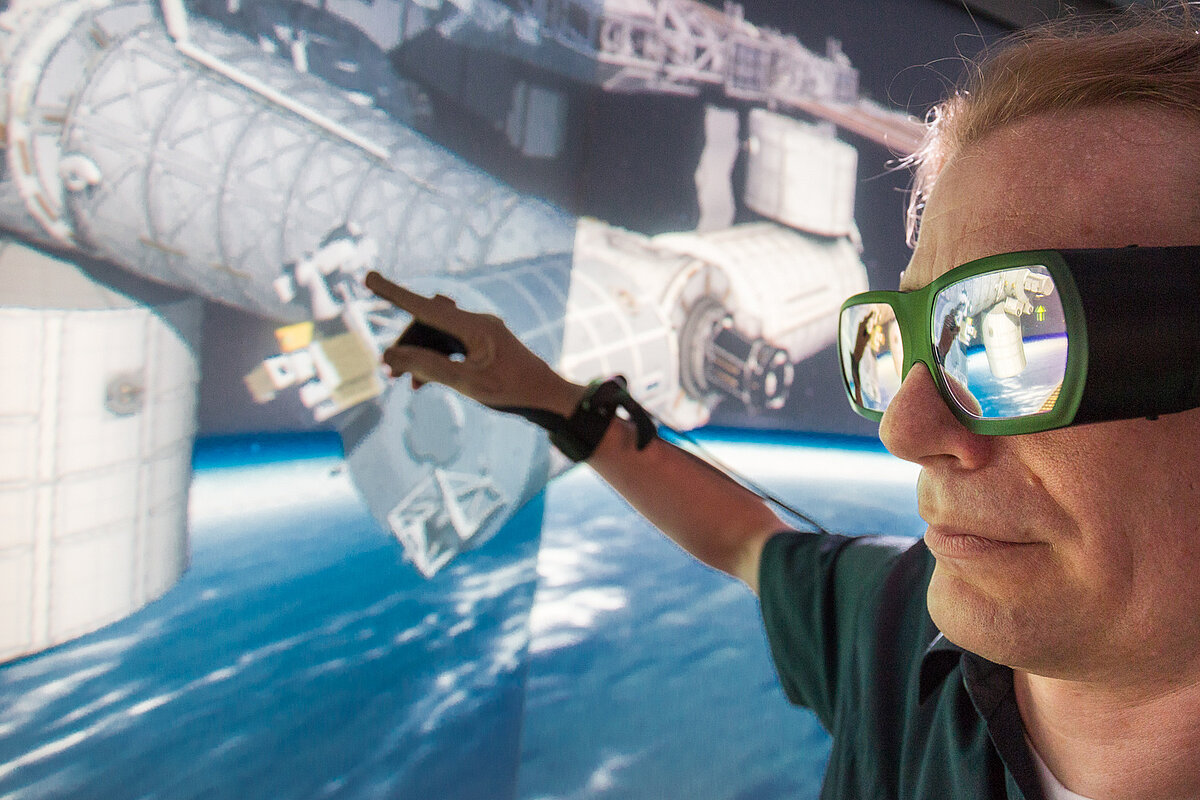 72 Maus-Fans kommen ins Virtual Reality-Labor - RIF Institut für ...